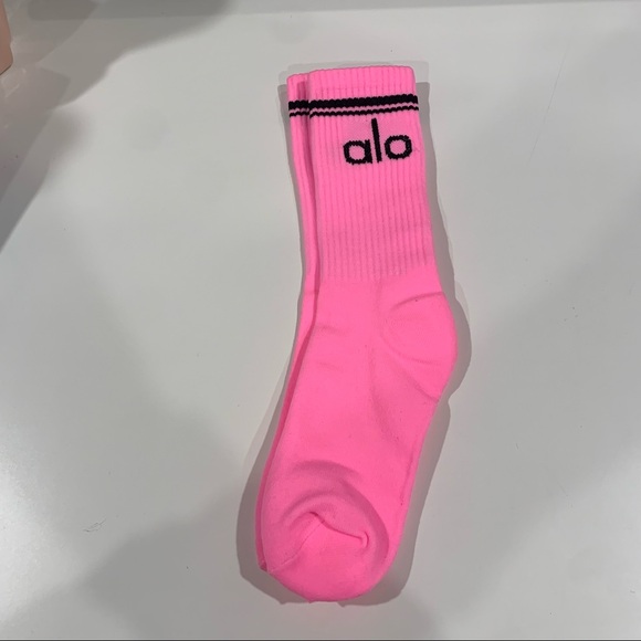 ALO Yoga | Accessories | Alo Yoga Unisex Throwback Small Bright Pink ...